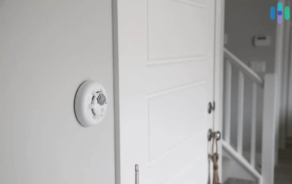 How to Stop a Smoke Alarm From Chirping & Beeping | Security.org